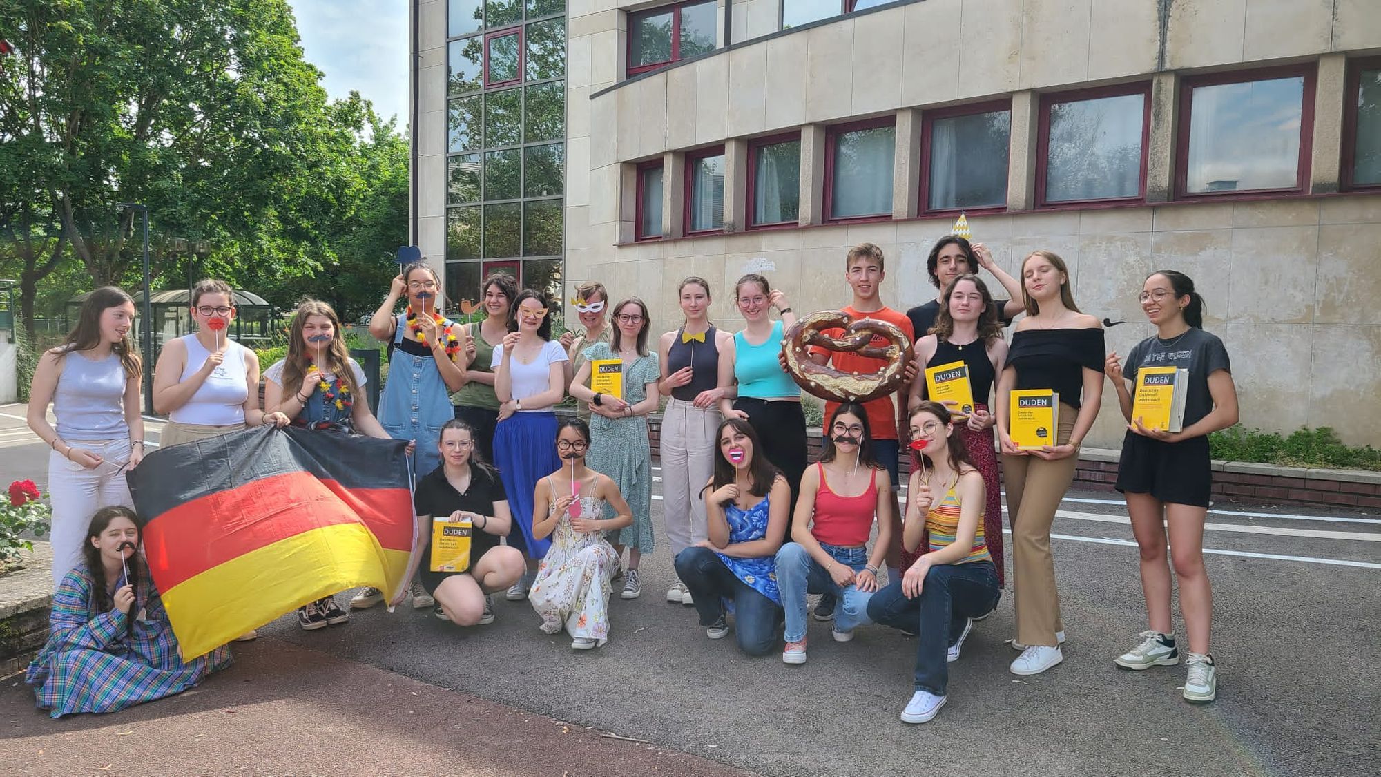 invitation ateliers découverte 2024-25 | Genially