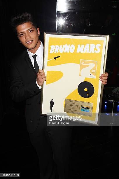 Bruno Mars Timeline | Genially