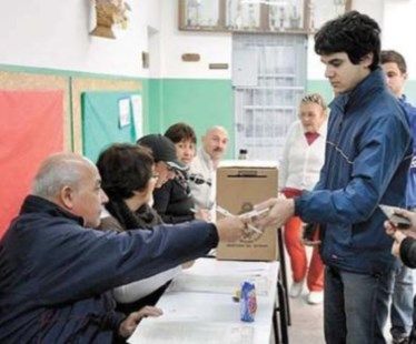 El principio de igualdad expresado en el sufragio universal: personas