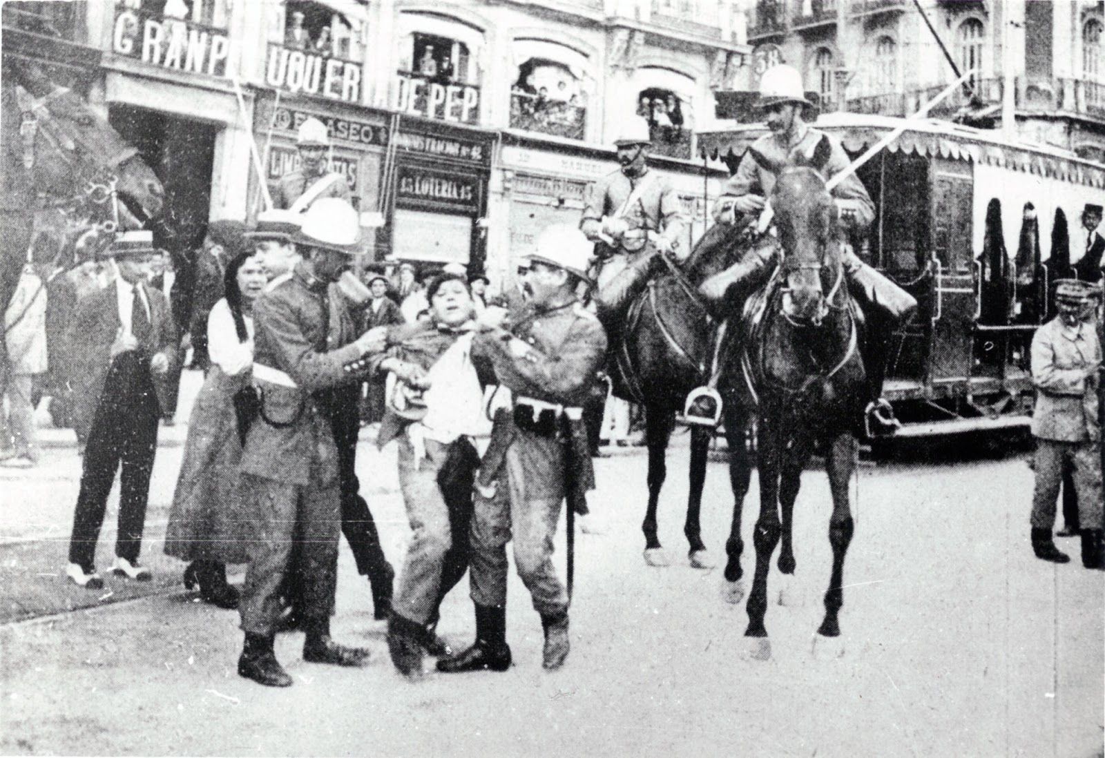 LINEA DEL TIEMPO SOCIALES TEMA 8 | Genially