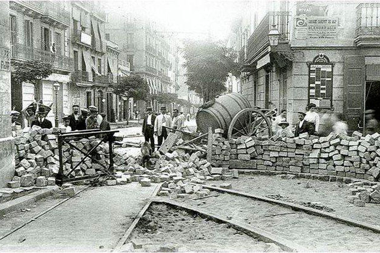 LINEA DEL TIEMPO SOCIALES TEMA 8 | Genially