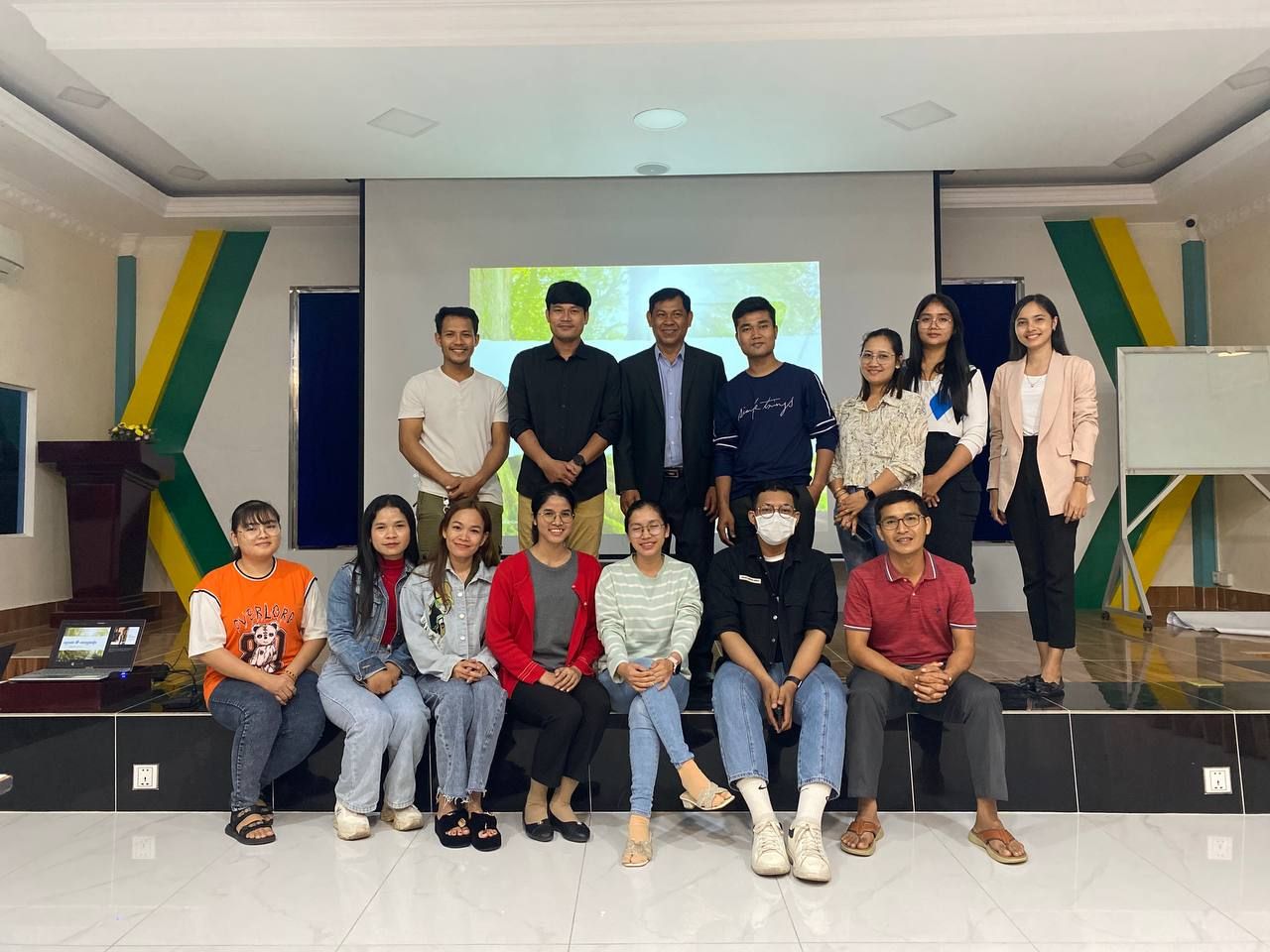 Essential Guide | Genially