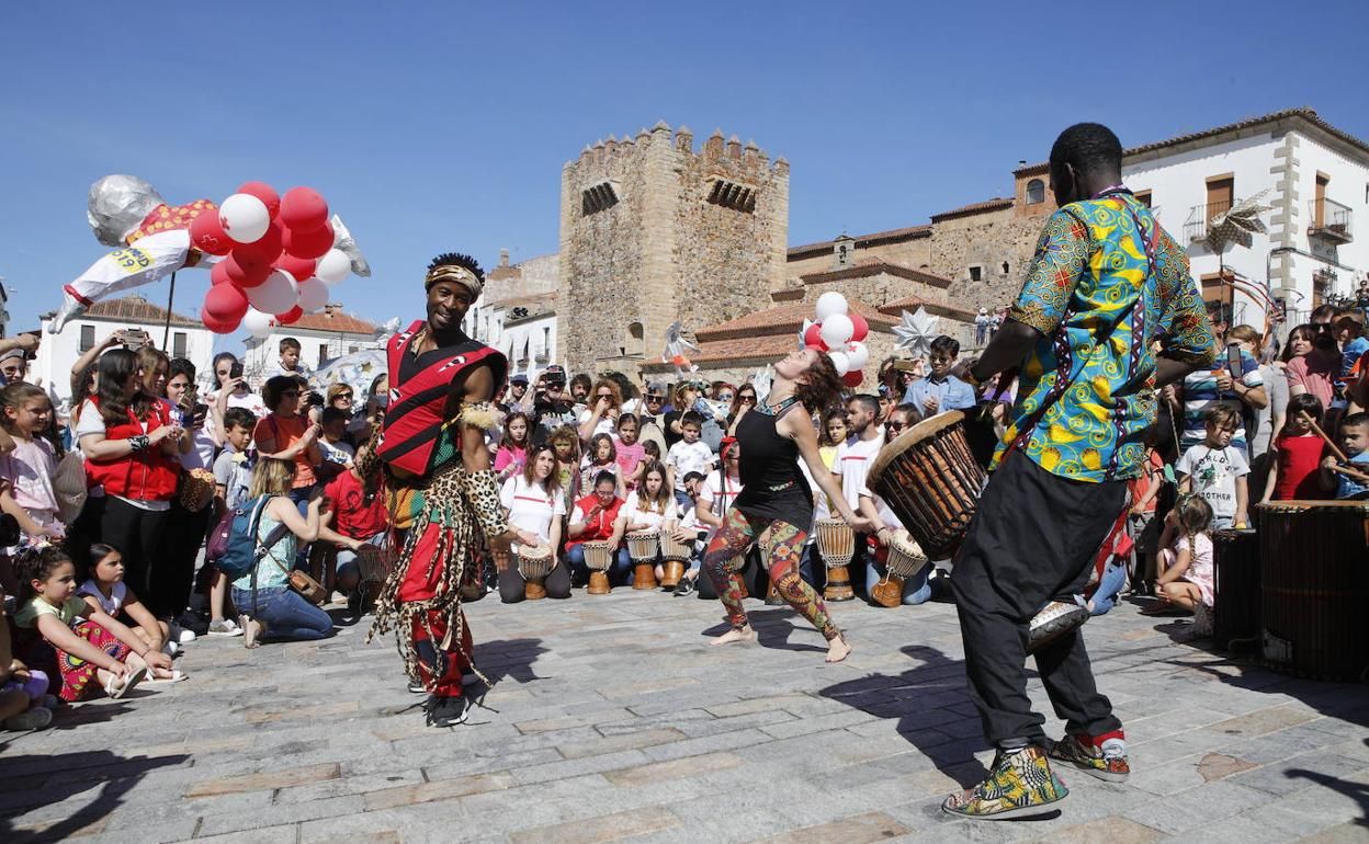 5º_ INFO GUÍA WOMAD ROLL UP