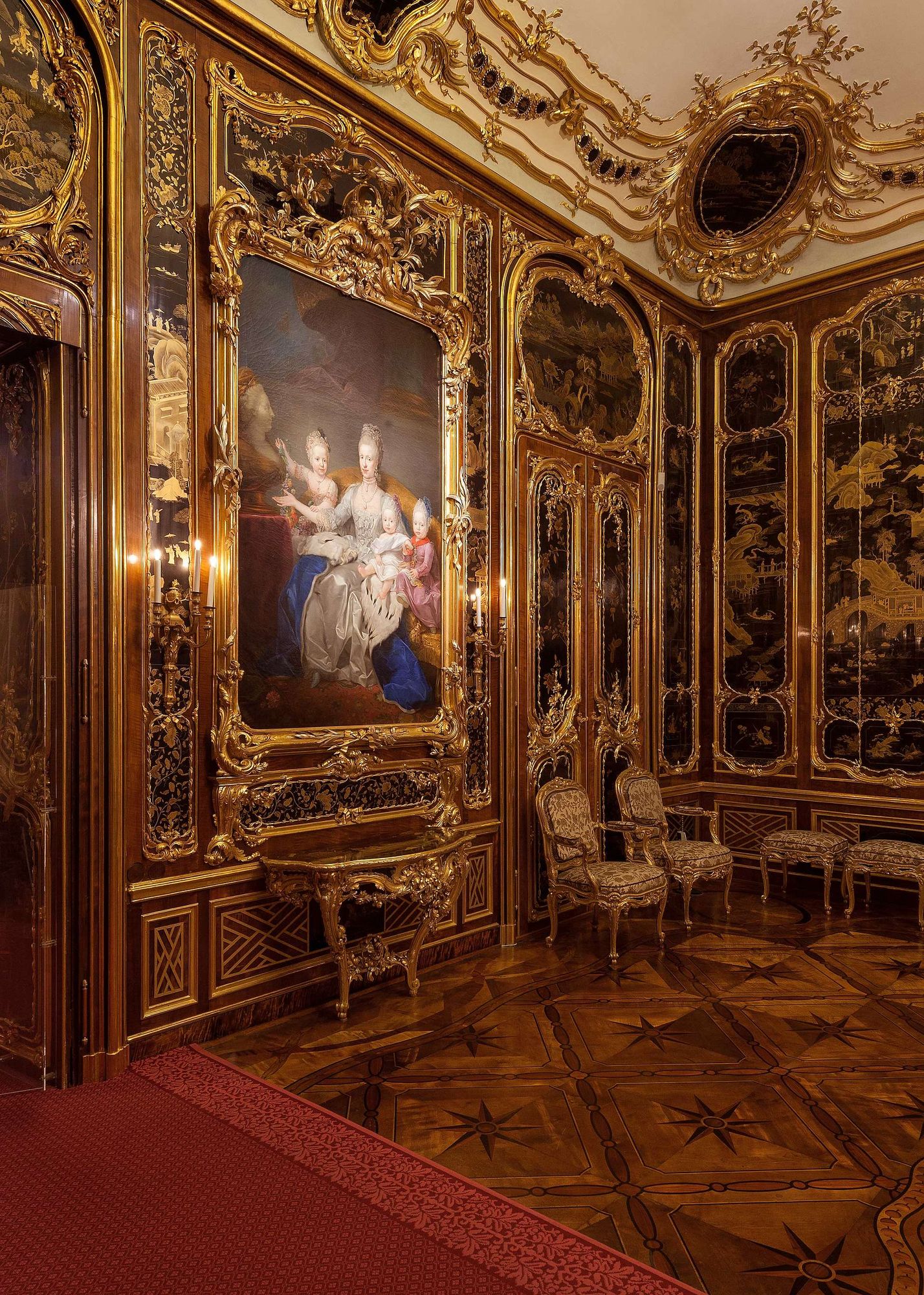 CORPORATE TRI-FOLD BROCHURE