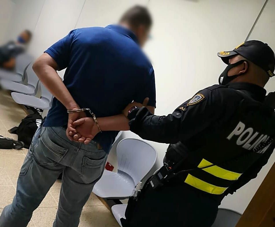 FAITS DIVERS | Genially