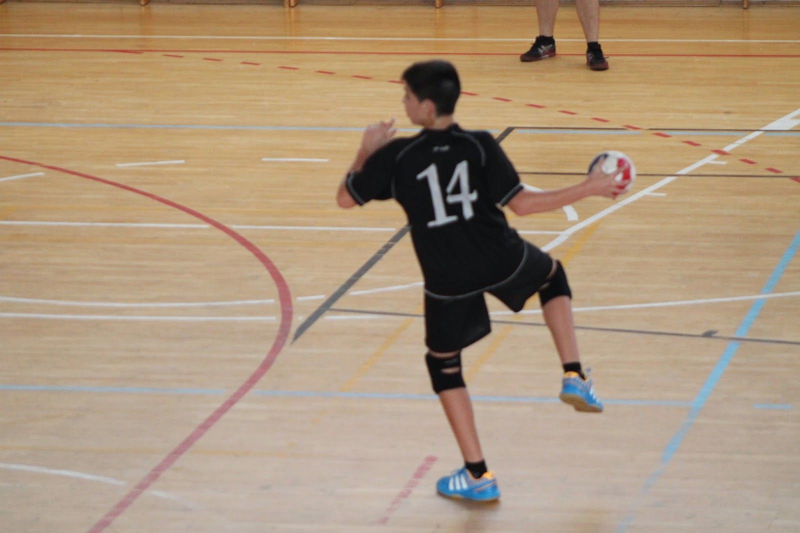 El pase/lanzamiento en balonmano: básico