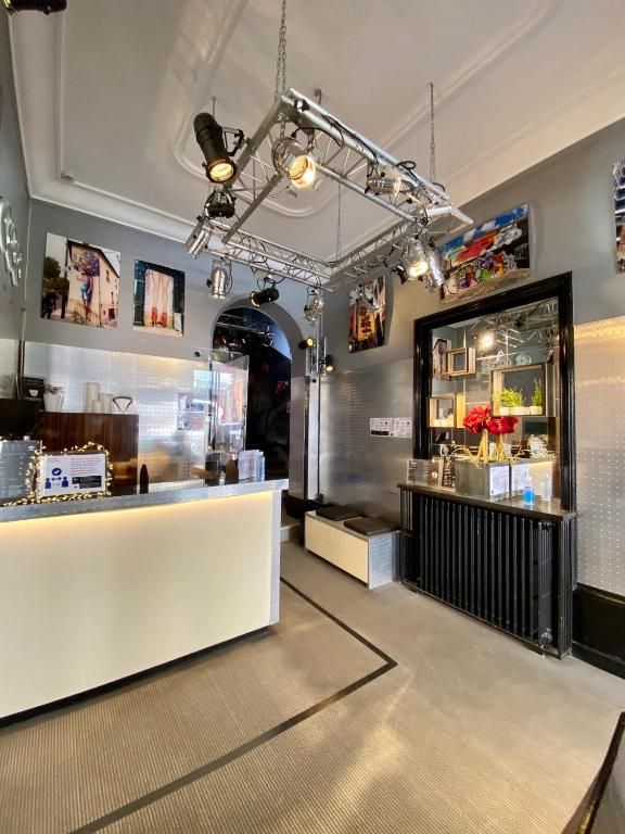 Dépliant Hôtel de Paris | Genially