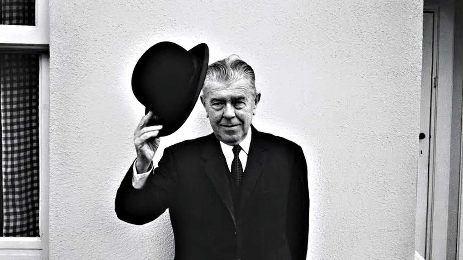 RENÉ MAGRITTE