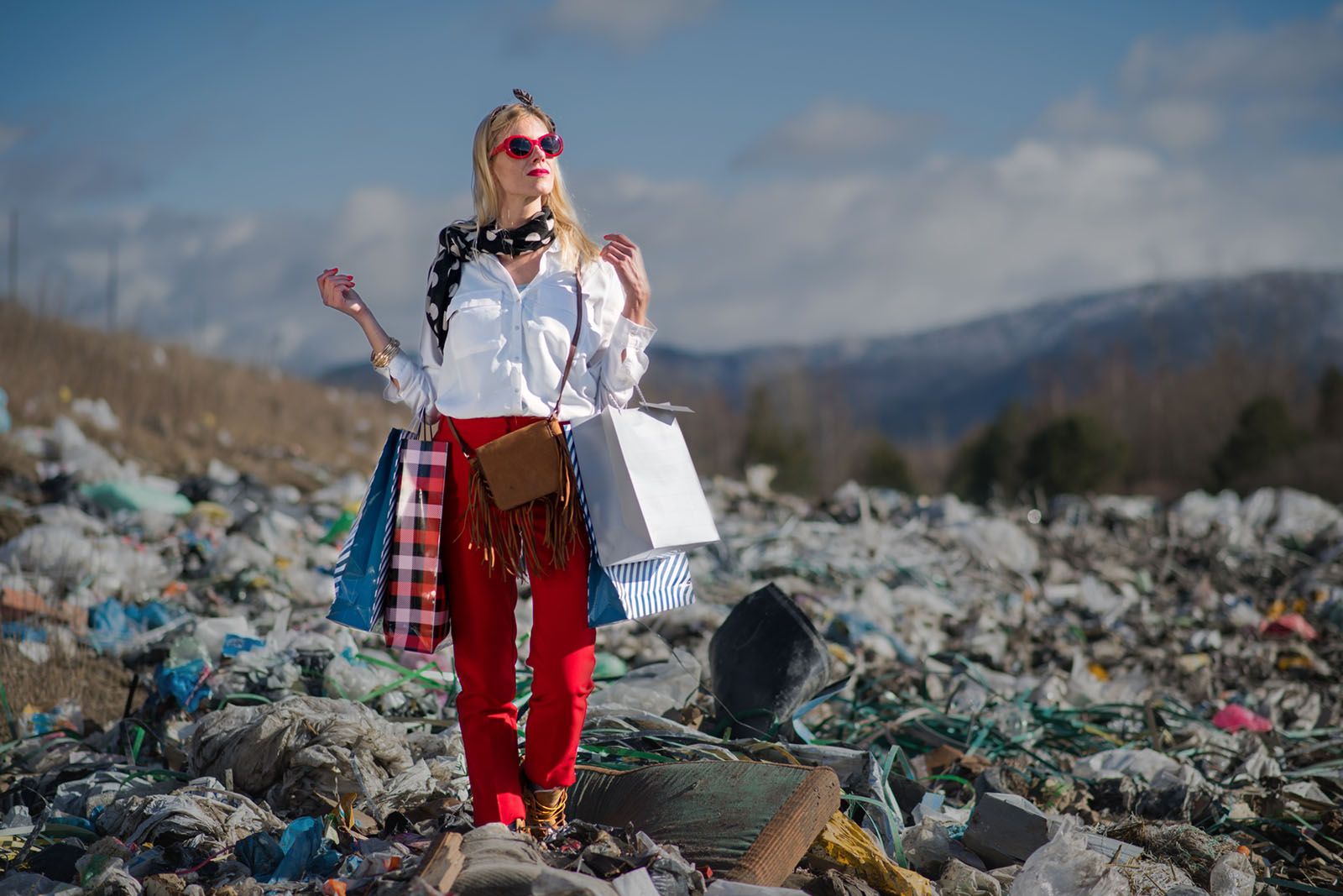 fast fashion interactive project | Genially