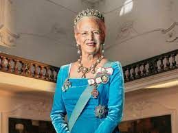 Queen abdication presentation