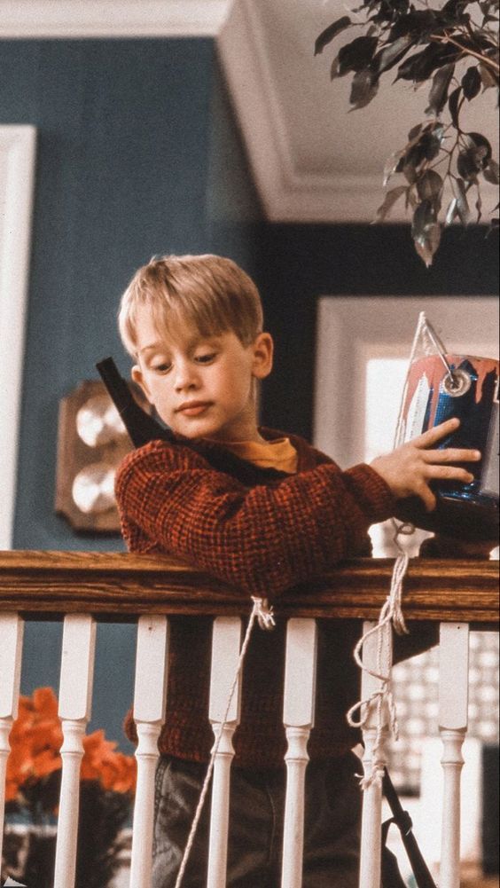 HOME ALONE | Genially