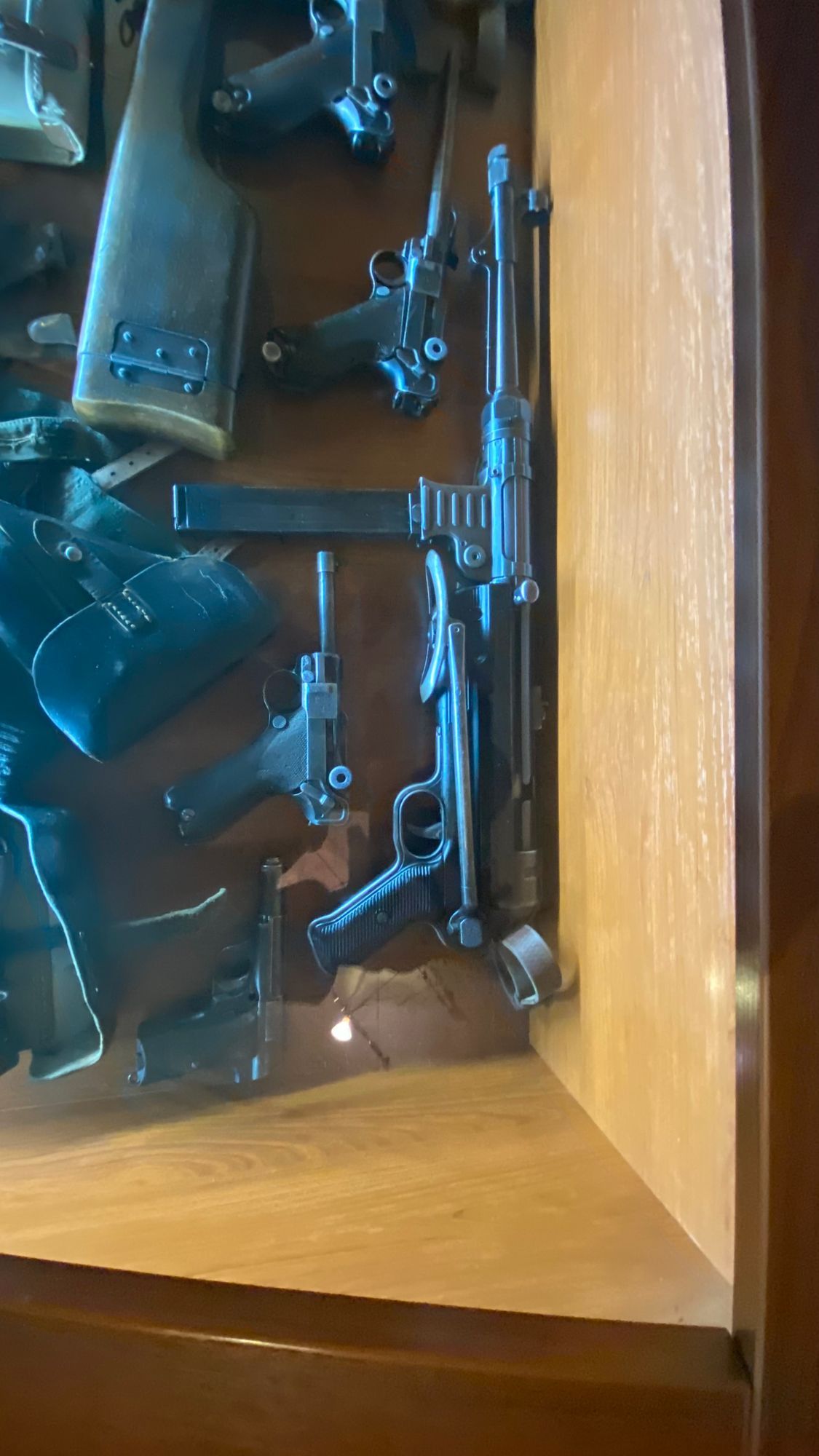 Essential Presentation | Genially